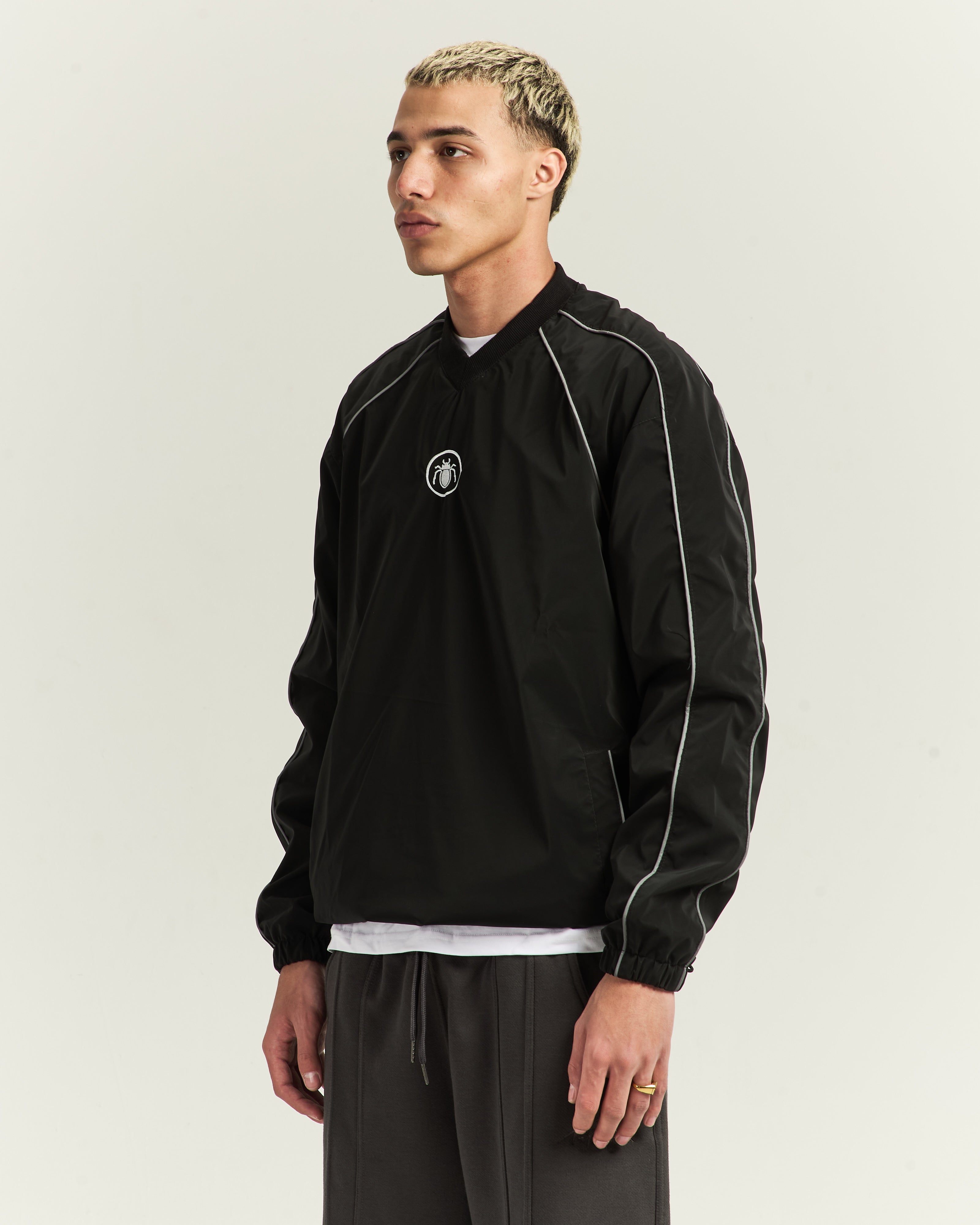 Black Reflective Jumper – leon